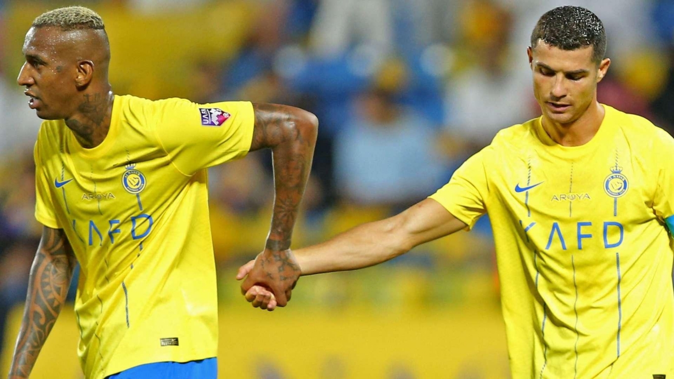 'Ronaldo là cầu thủ xuất sắc nhất lịch sử bóng đá'