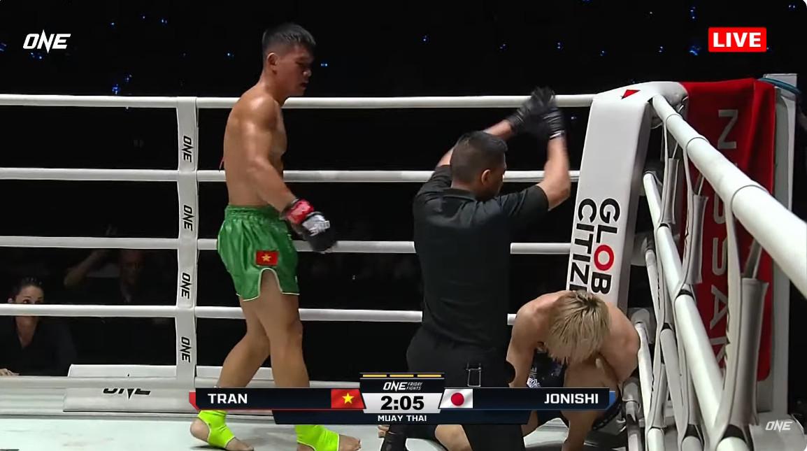 ONE Friday Fights 57: Trần Quốc Tuấn hạ knock-out đối thủ Nhật Bản ...