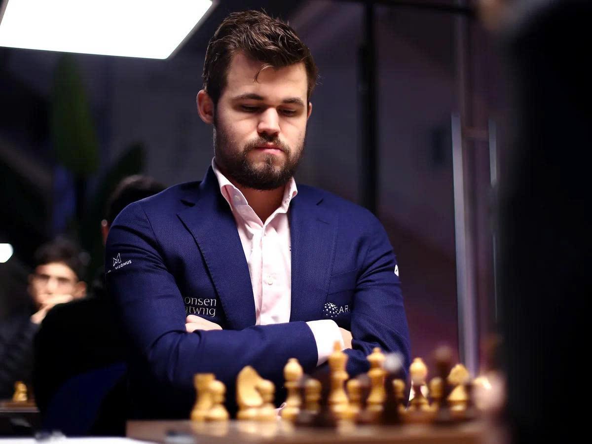 Vua cờ Magnus Carlsen tuyên chiến với Ronaldo