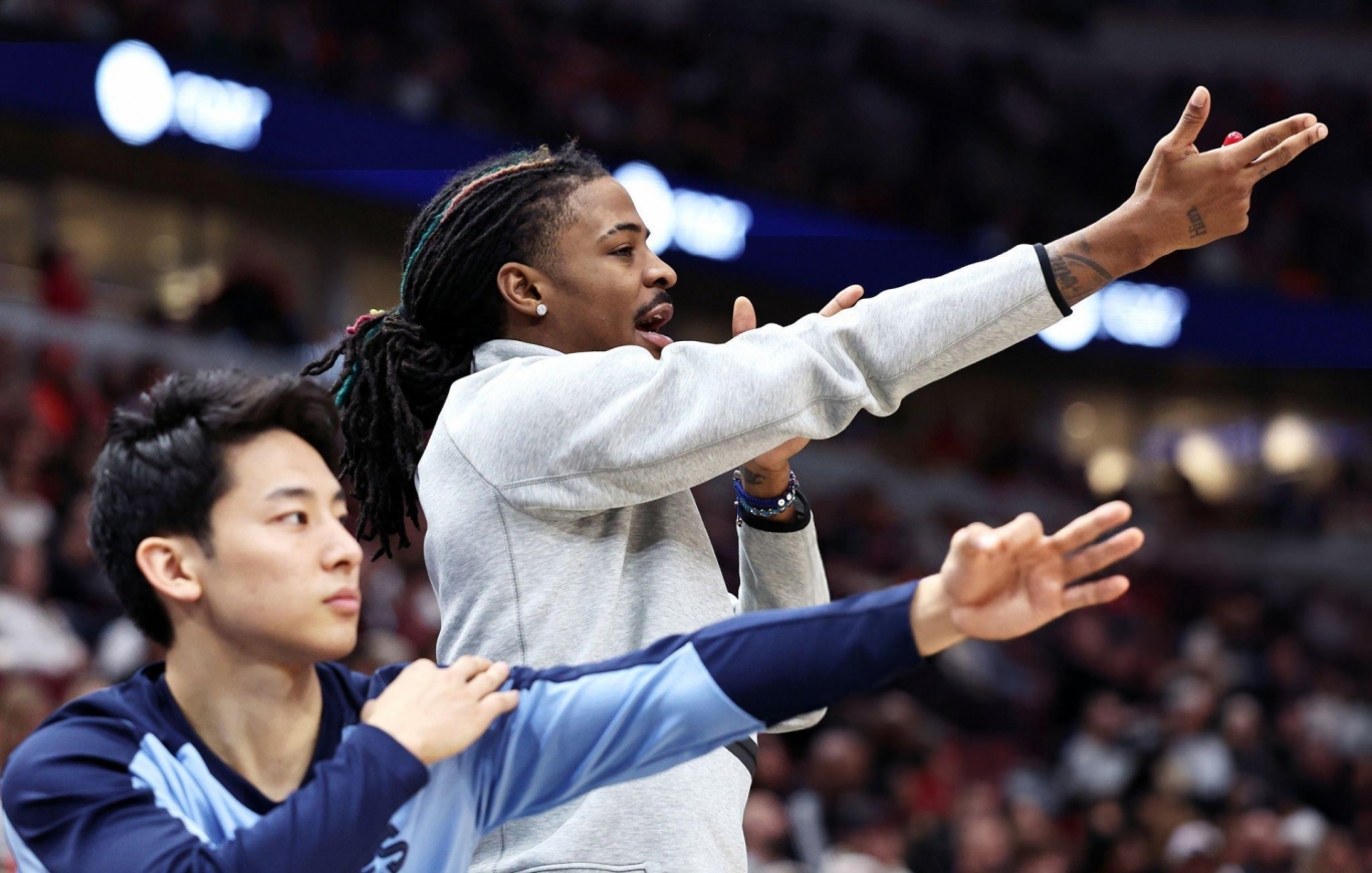 'Chàng lùn' Nhật Bản cao 1m72 được đội bóng NBA kí hợp đồng