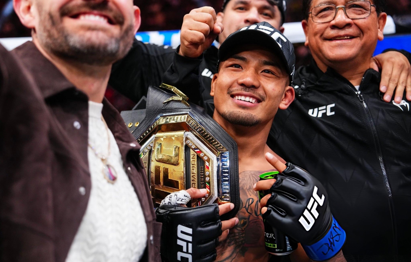 UFC 323: Bất ngờ nối tiếp bất ngờ, tân vương xuất hiện