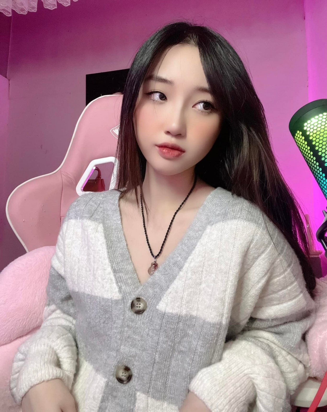 Người yêu cũ của Sena được donate 100 triệu từ 'một fan giấu tên'