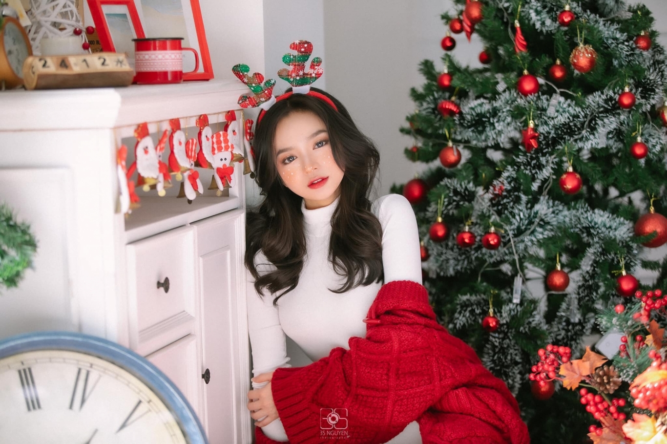 Streamer Kim Chi khiến fan trầm trồ bởi bộ ảnh Giáng Sinh tuyệt đẹp