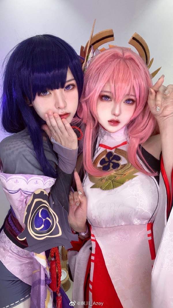 Genshin Impact: Cosplay 'cáo hồng' Yae Miko và Lôi Thần Ei