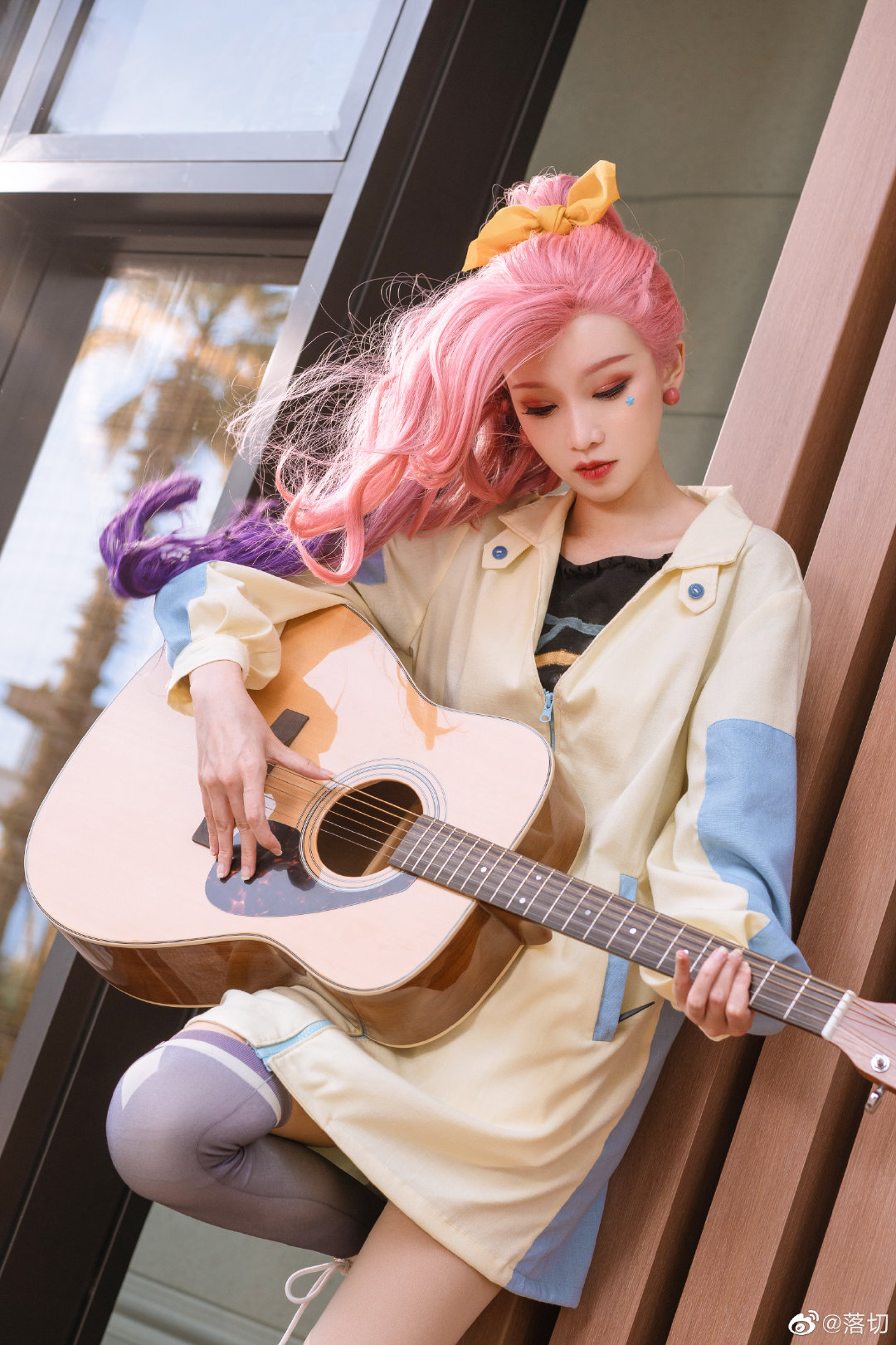 Ngắm bộ ảnh cosplay ban nhạc KDA trong LMHT