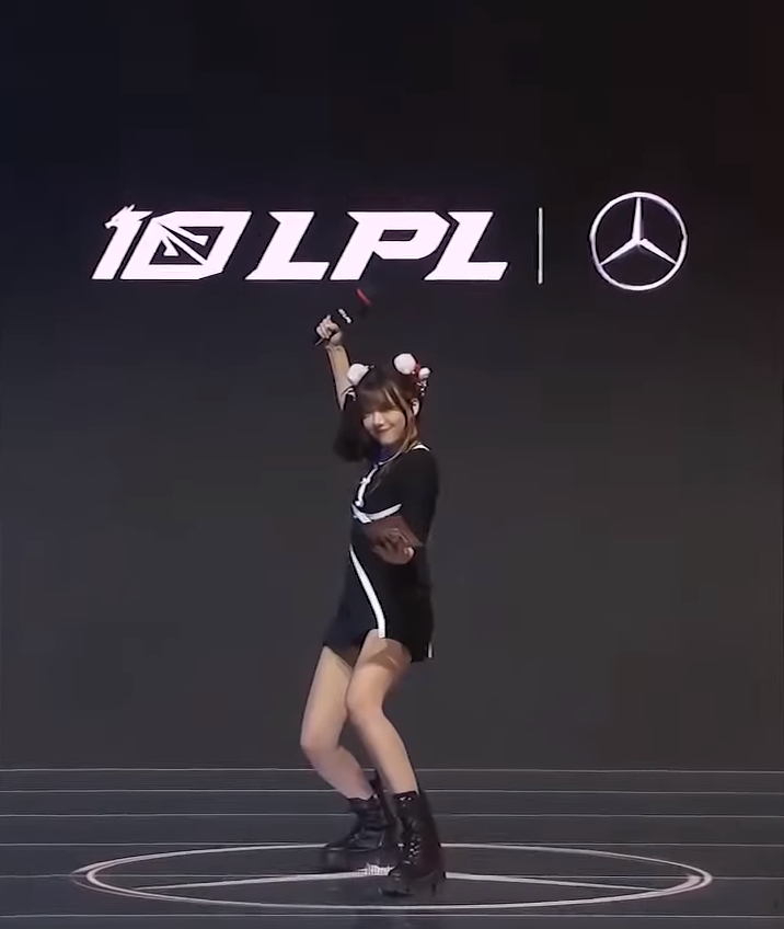Fan LPL sắp không còn được xem các nữ MC 'biến hình anime'?