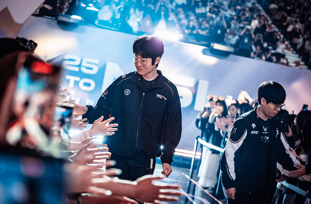 Zeus chỉ thẳng lý do HLE vắng mặt tại MSI