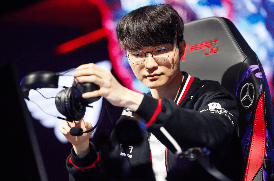 CKTG 2025: Faker cảm ơn fan Trung Quốc sau khi đánh bại IG