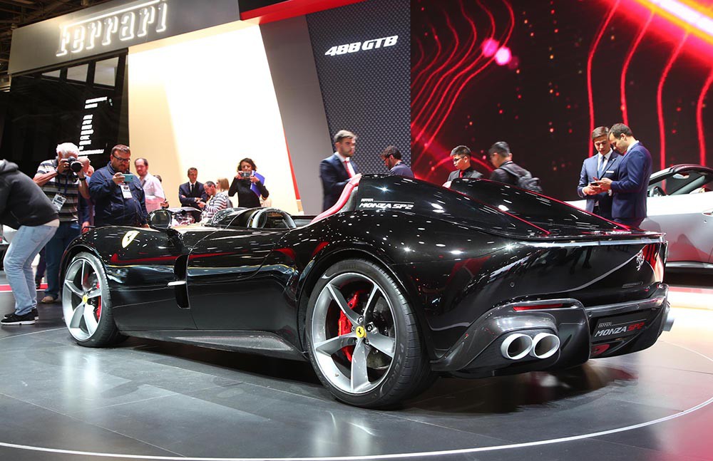 Cristiano Ronaldo tậu siêu xe Ferrari Monza SP2 gần 2 triệu USD