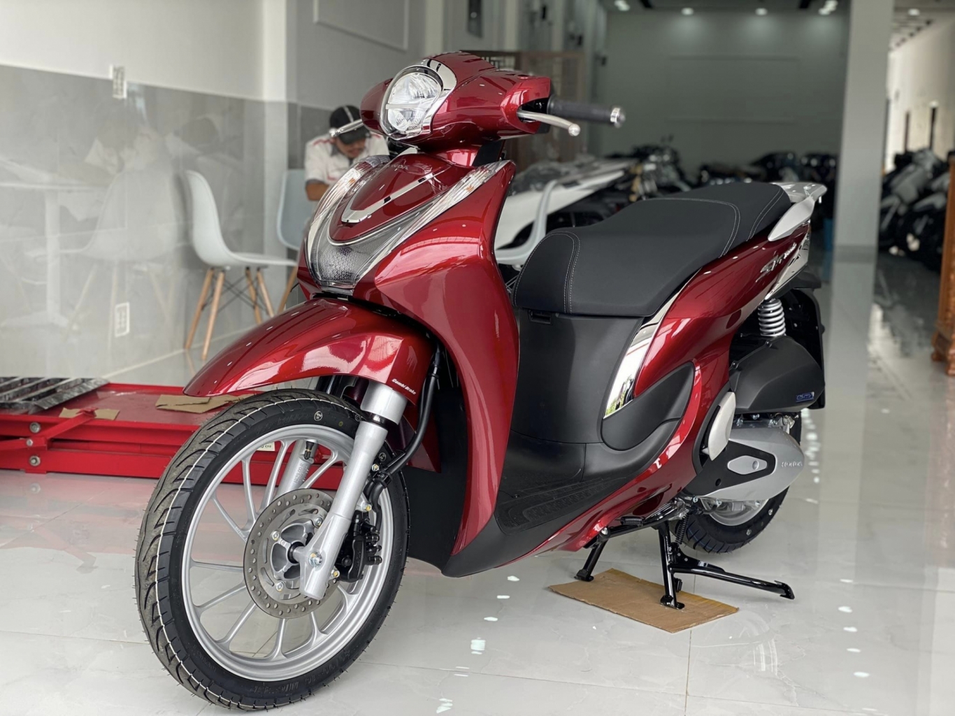 Vừa mở bán chính thức, Honda SH Mode 2023 đã đội giá tới 16 triệu đồng