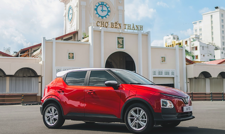 Động thái mới của VinFast sau khi thời gian miễn phí trước bạ dành cho ...