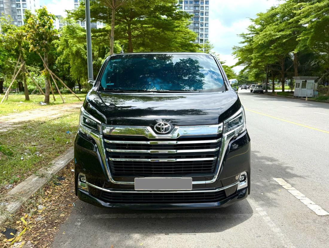 Toyota Granvia 2020 hiếm hoi rao bán trên sàn xe cũ, giá hơn hẳn Mercedes GLC 300