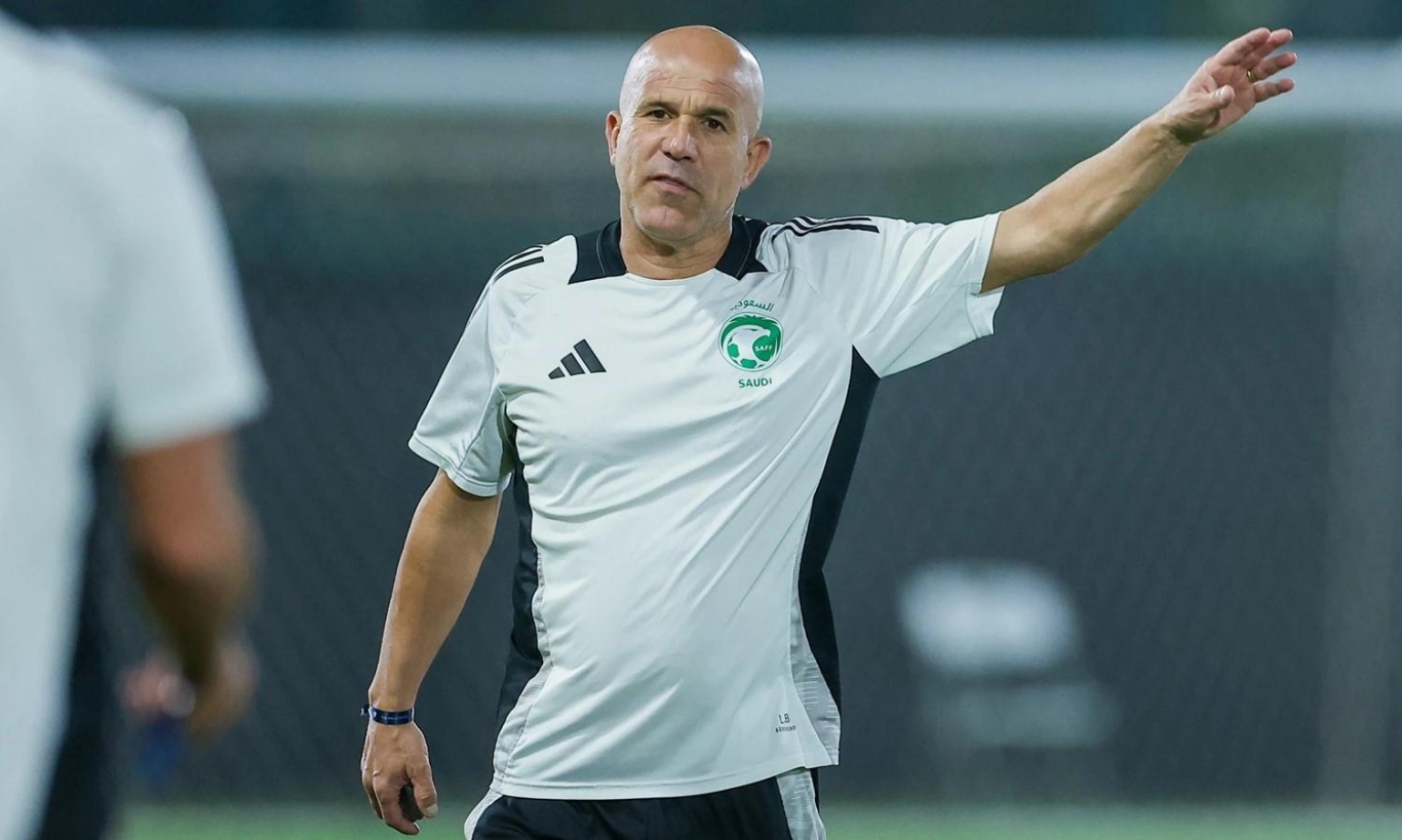 HLV Kim Sang Sik đấu trí cùng đối thủ đẳng cấp châu Âu