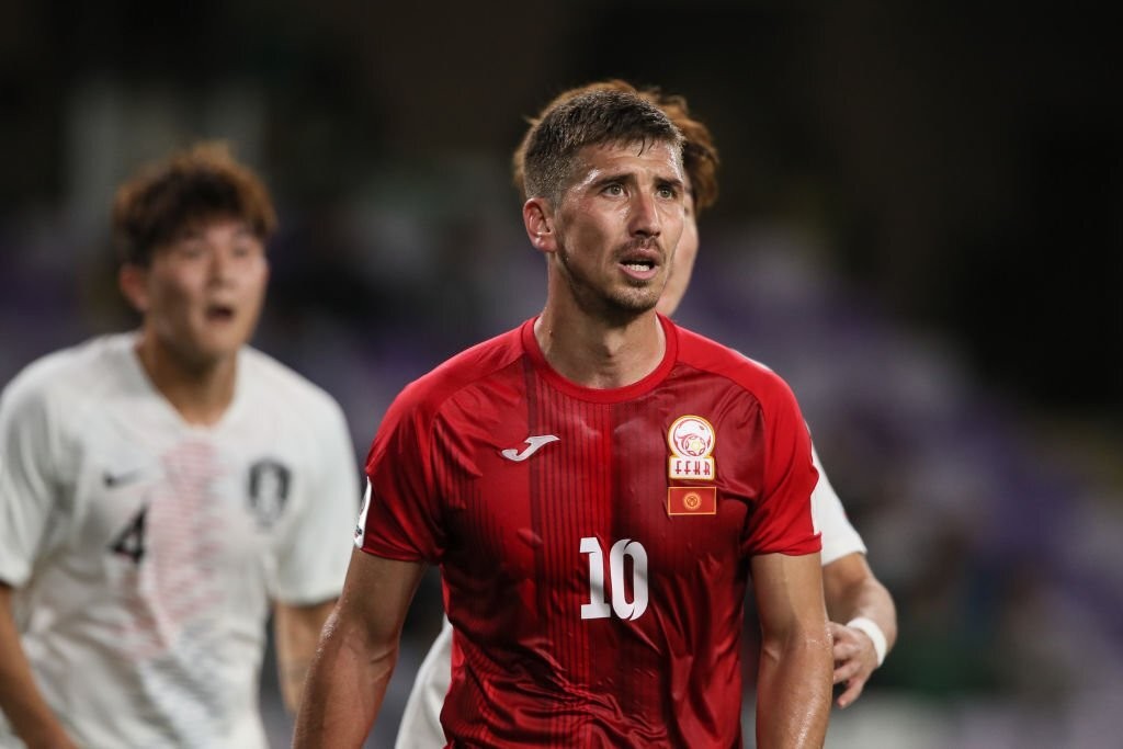 ĐKVĐ Việt Nam chiêu mộ thủ quân đội tuyển hạng 96 FIFA