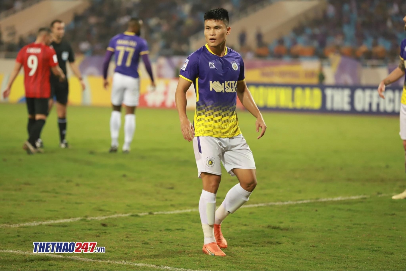 Ghi nhiều bàn hơn Ronaldo, tiền đạo ĐT Việt Nam được trao QBV?