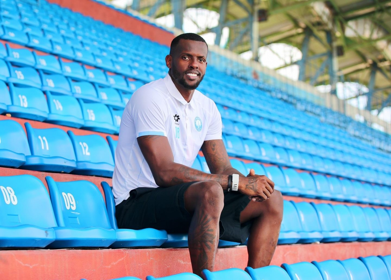 Thủ môn tuyển Brazil cao 1m98 chính thức về Việt Nam thi đấu