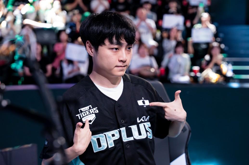 HLV cvMax tự tin DK có thể đánh bại cả T1, Gen.G và HLE tại bảng legend LCK