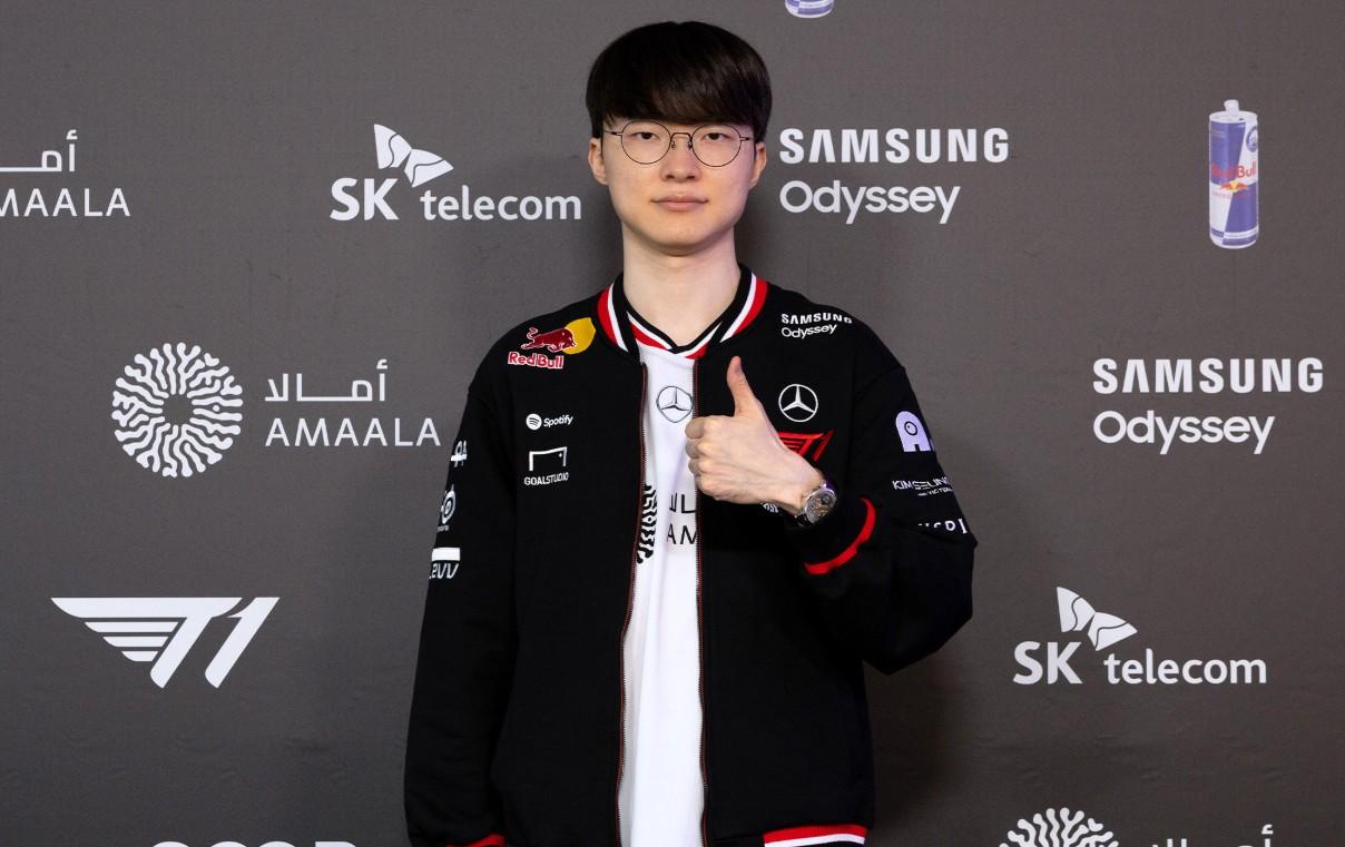 T1 rủ nhau review skin CKTG 2024: Ai cũng lung linh, riêng Faker lại ‘xài hàng chợ’