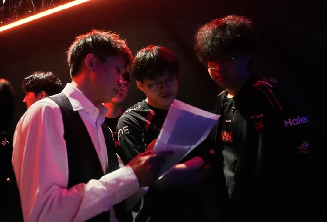 Lịch thi đấu LMHT hôm nay ngày 11/9: KT vs BFX, JDG vs EDG