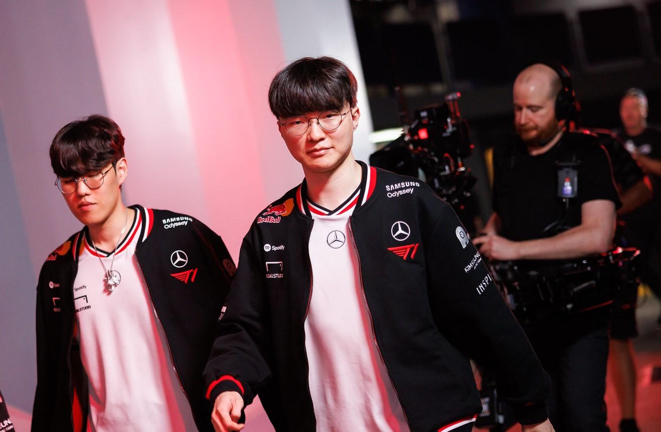 Giá vé trận T1 vs IG tiếp tục 'lập đỉnh' khiến Riot buồn vui lẫn lộn