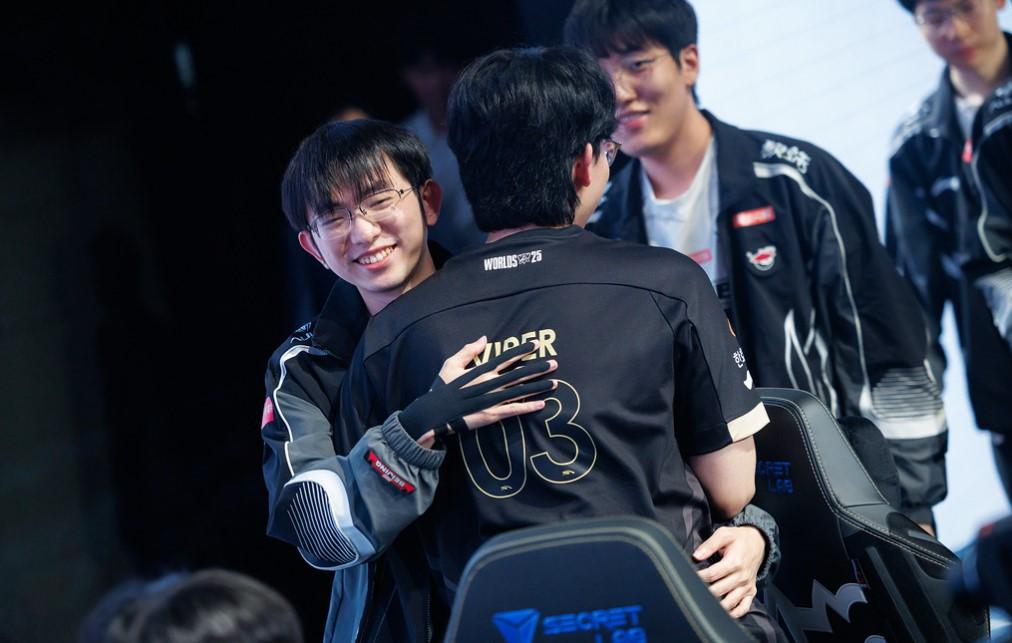 Chơi Ryze không mua Nước Mắt Nữ Thần, HLE Zeka khiến huyền thoại cũng 'bó tay'