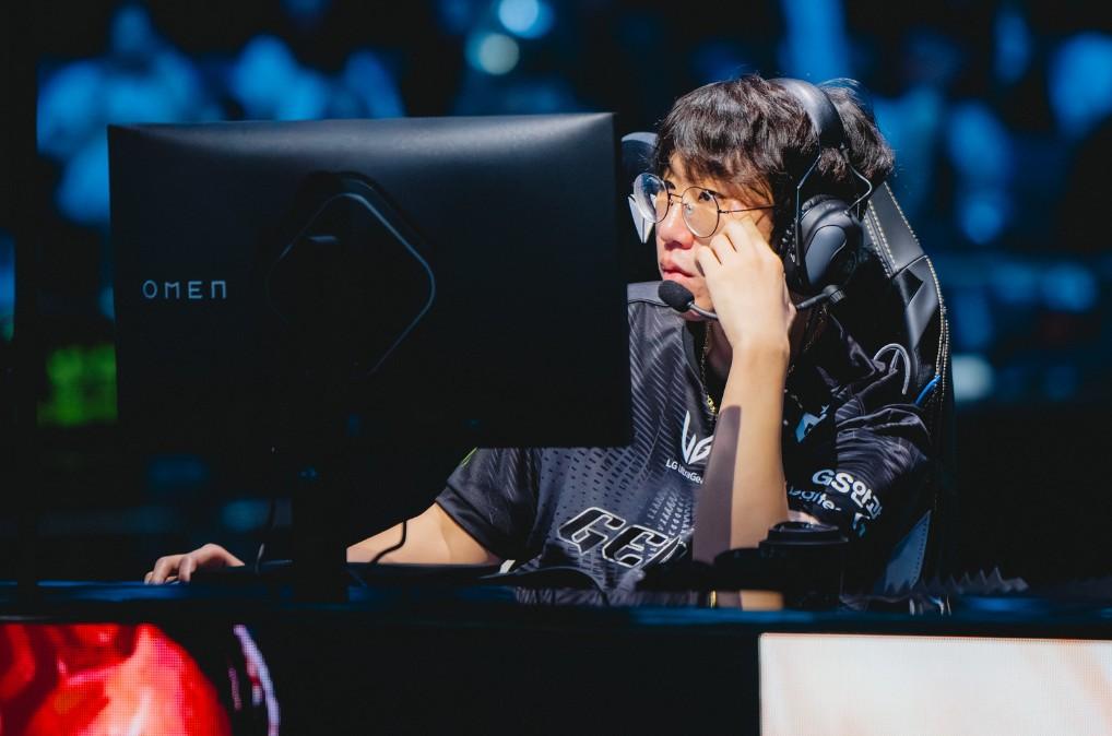 Bỏ qua bản thân lẫn Gumayusi, Uzi lựa chọn Ruler là 'GOAT Xạ thủ'