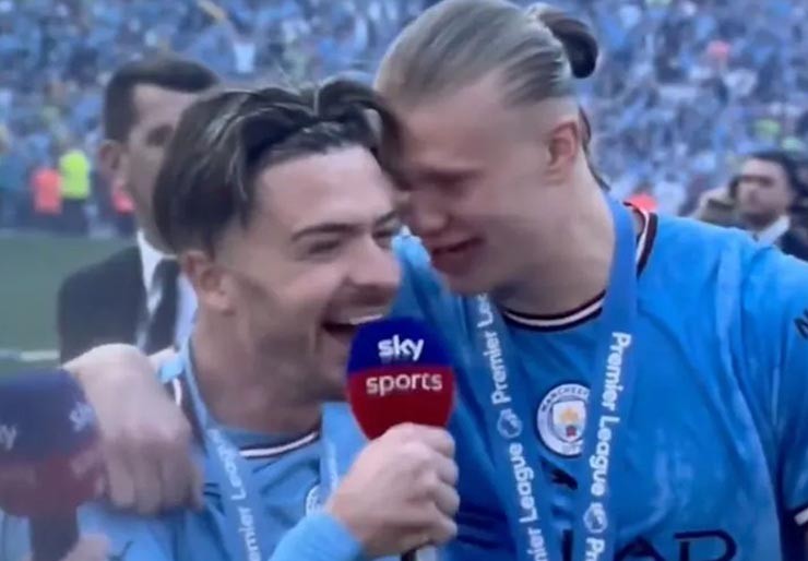 Nhớ lại vụ Rooney, fan MU muốn treo giò Erling Haaland