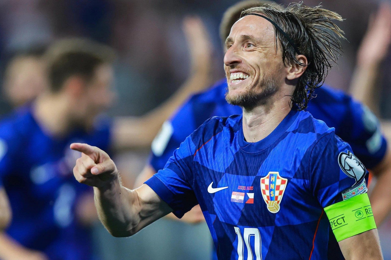 Croatia chắc suất dự World Cup, Modric vẫn tiếp tục cày ải