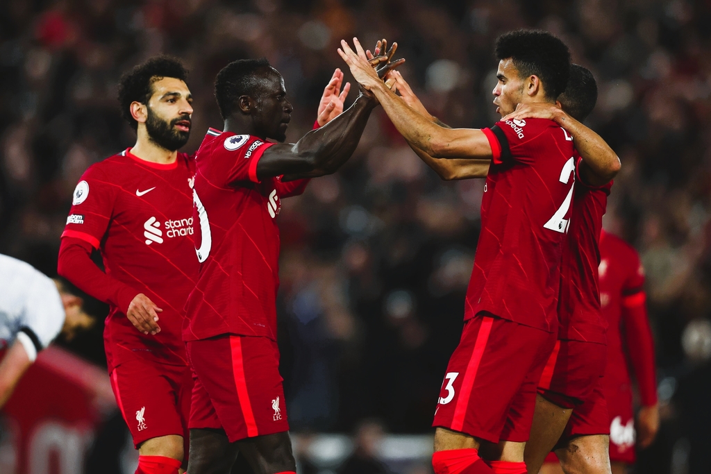 MU lập hàng loạt kỷ lục đáng quên sau trận thua thảm trước Liverpool