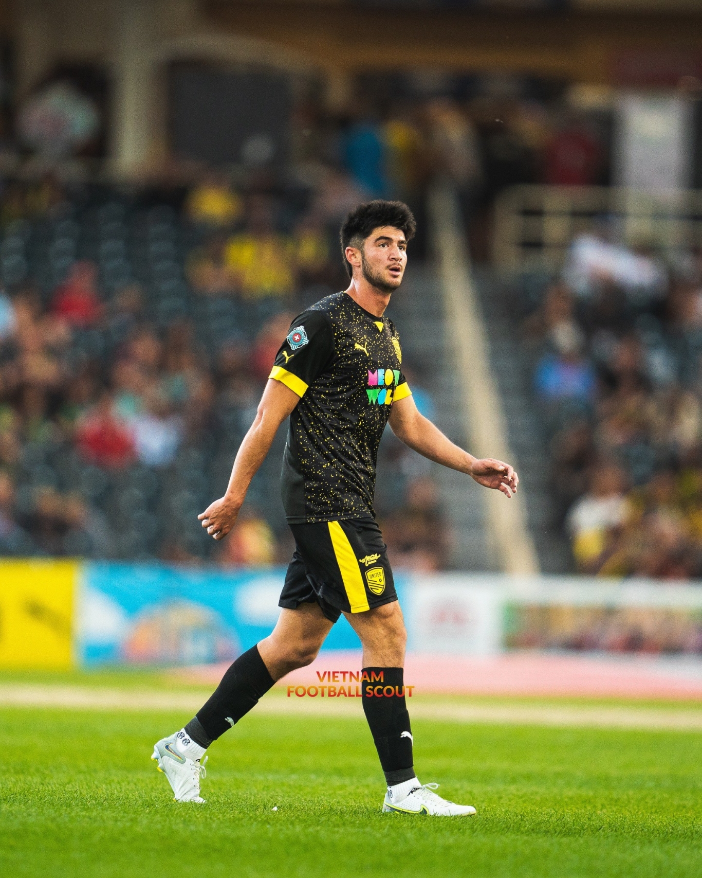 Trung vệ Việt kiều Mỹ cao gần 1m90 sẵn sàng khoác áo ĐT Việt Nam