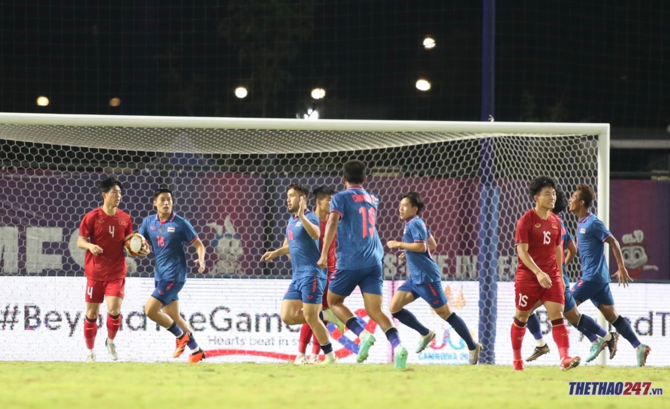 Trụ cột U22 Việt Nam báo tin buồn cho HLV Troussier SEA Games 32