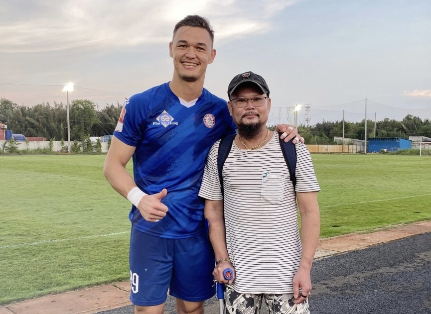 Ngôi sao Việt kiều bắn tín hiệu đến ĐT Việt Nam trước VL World Cup