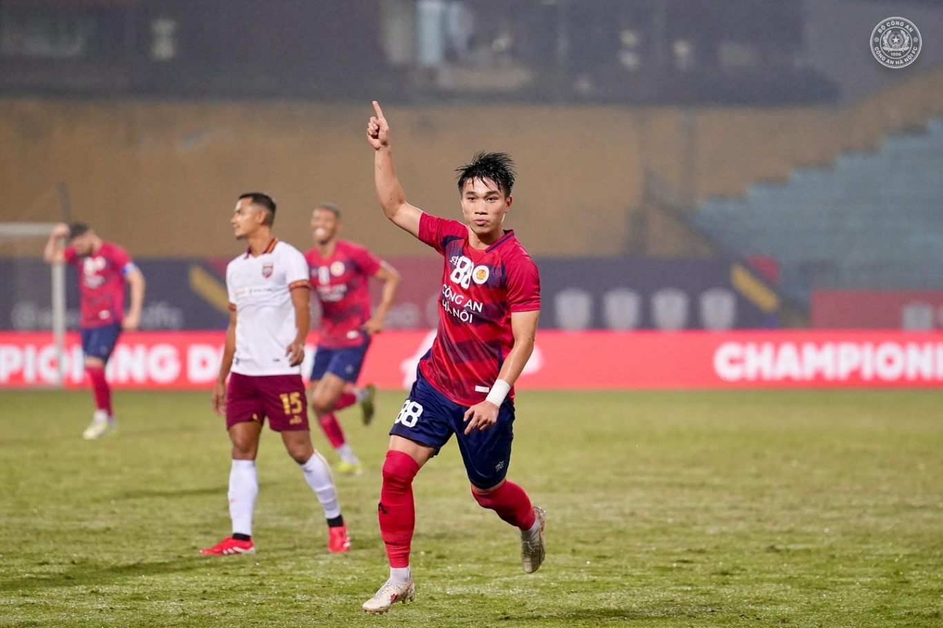 Sao trẻ CAHN bắt tín hiệu cực vui đến HLV Kim Sang Sik và ĐT Việt Nam