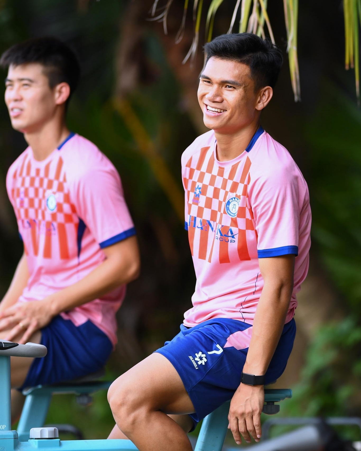 Vừa trở về từ Asian Cup, hậu vệ ĐT Việt Nam háo hức làm việc với HLV Harry Kewell