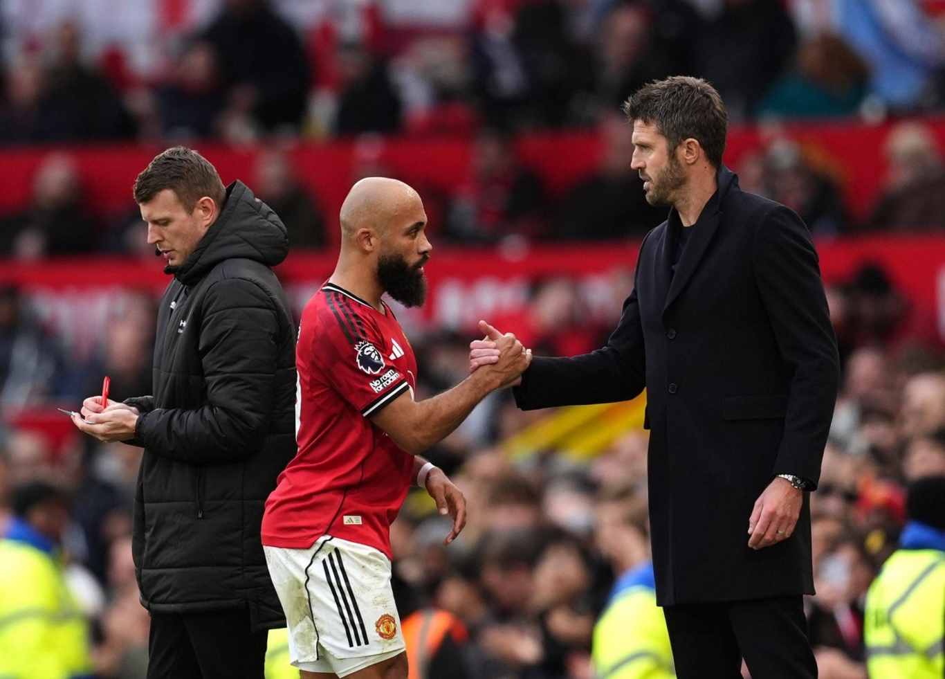 Huyền thoại Liverpool chỉ ra cách Michael Carrick hủy diệt Man City