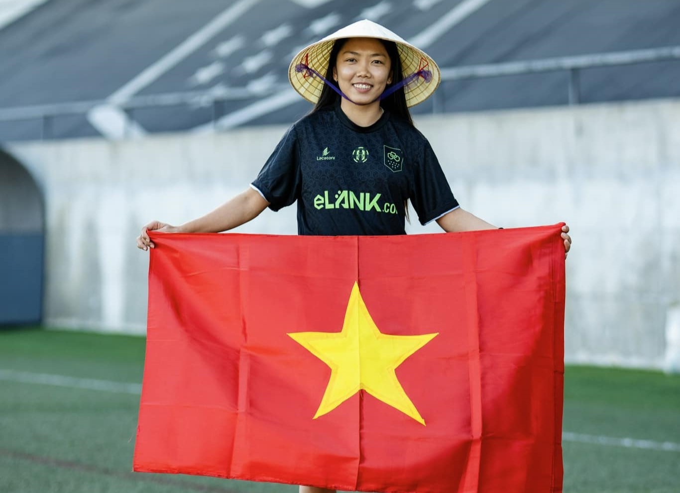 Huỳnh Như có quyết định khó khăn ở Việt Nam