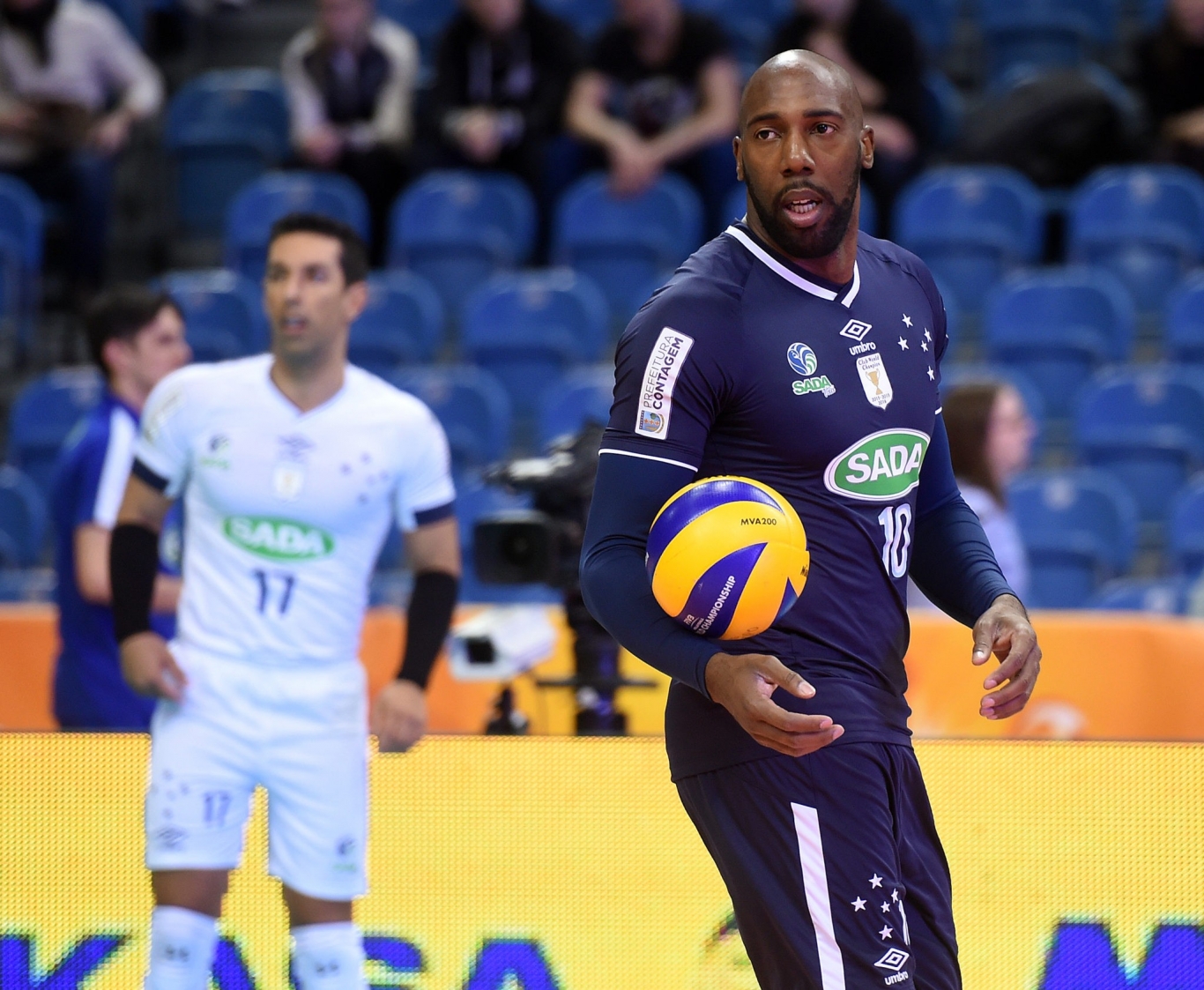 Top 10 VĐV bóng chuyền nam, nữ xuất sắc nhất thế giới còn đang thi đấu