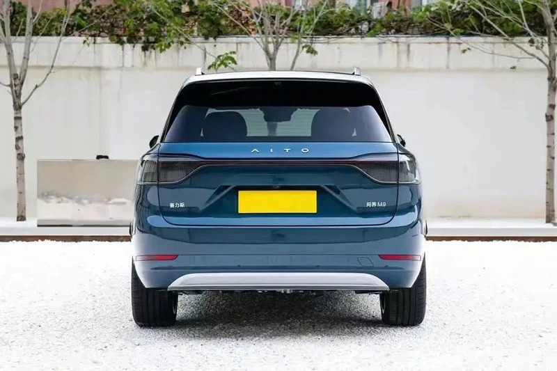 Aito M9 - SUV hạng sang của Huawei vừa mở bán trước đã đắt hàng như tôm tươi
