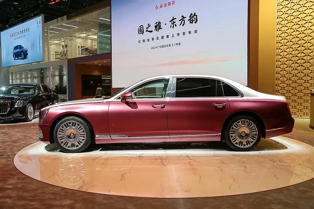Hongqi Guoya chốt giá quy đổi từ 4,9 tỷ đồng, sedan chủ tịch cùng phân ...