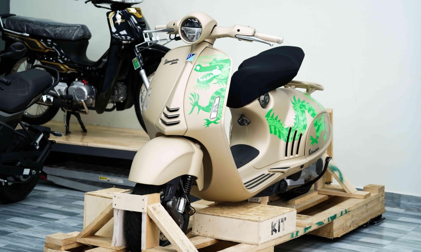 Hết thời 'hét' giá, Vespa 946 bản Rồng được rao bán với giá dưới 500 ...