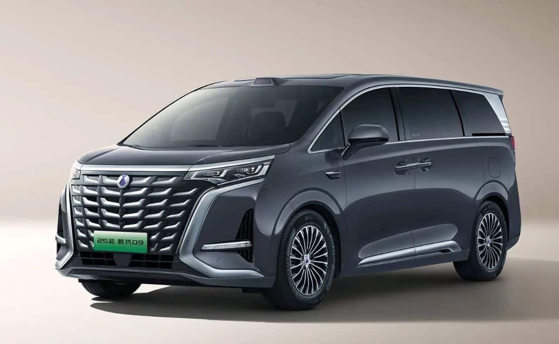 MPV Trung Quốc Denza D9 2025 ra mắt, có cả phiên bản hybrid cắm sạc và thuần điện