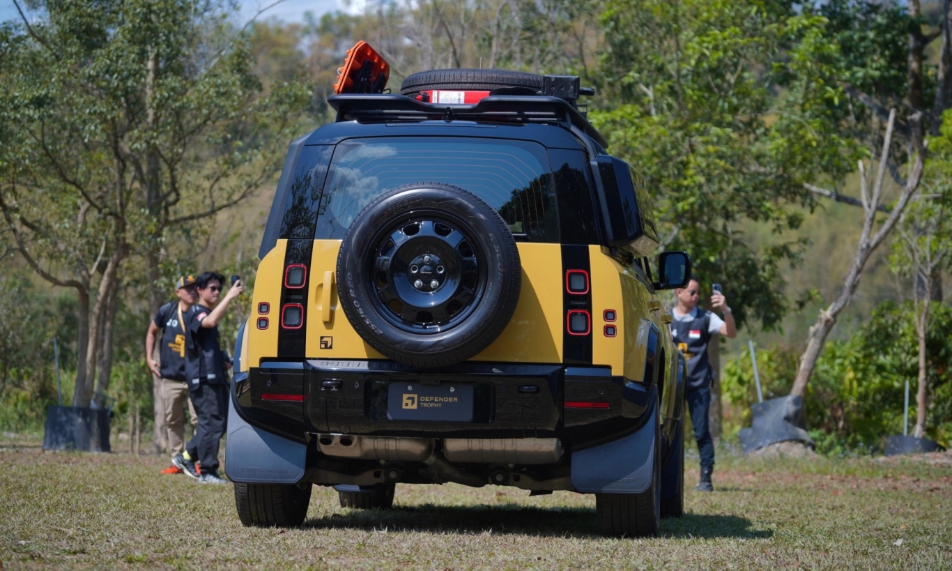 SUV off-road hạng sang Land Rover Defender Trophy sắp về Việt Nam với ...
