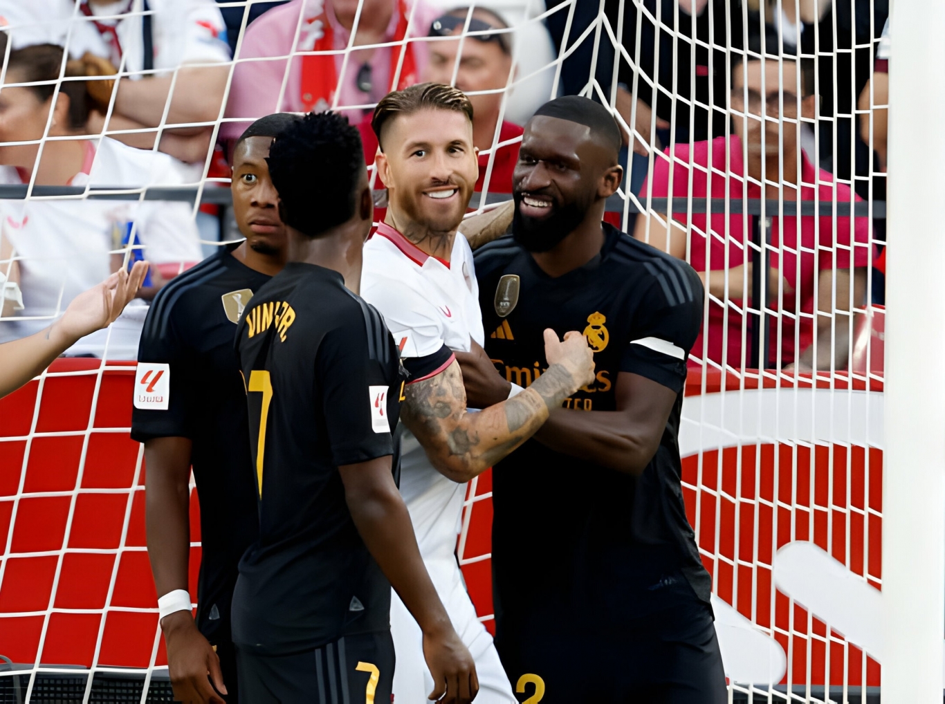 Real Madrid đón chào Sergio Ramos trong ngày trở về