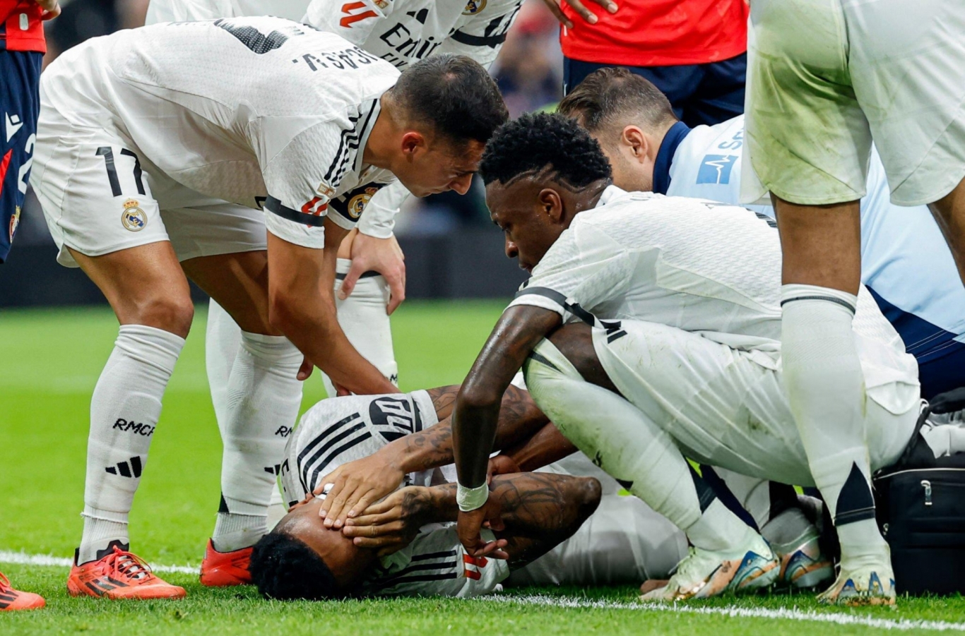 MU lên kế hoạch chiêu mộ hậu vệ làm rung chuyển NHA