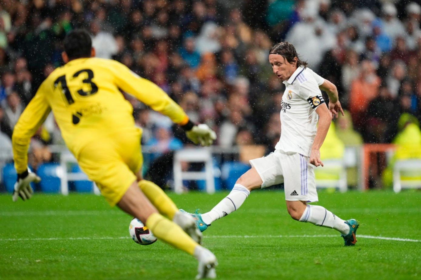 Kết quả Real Madrid vs Sevilla: Modric xuất sắc trong ngày vắng Benzema