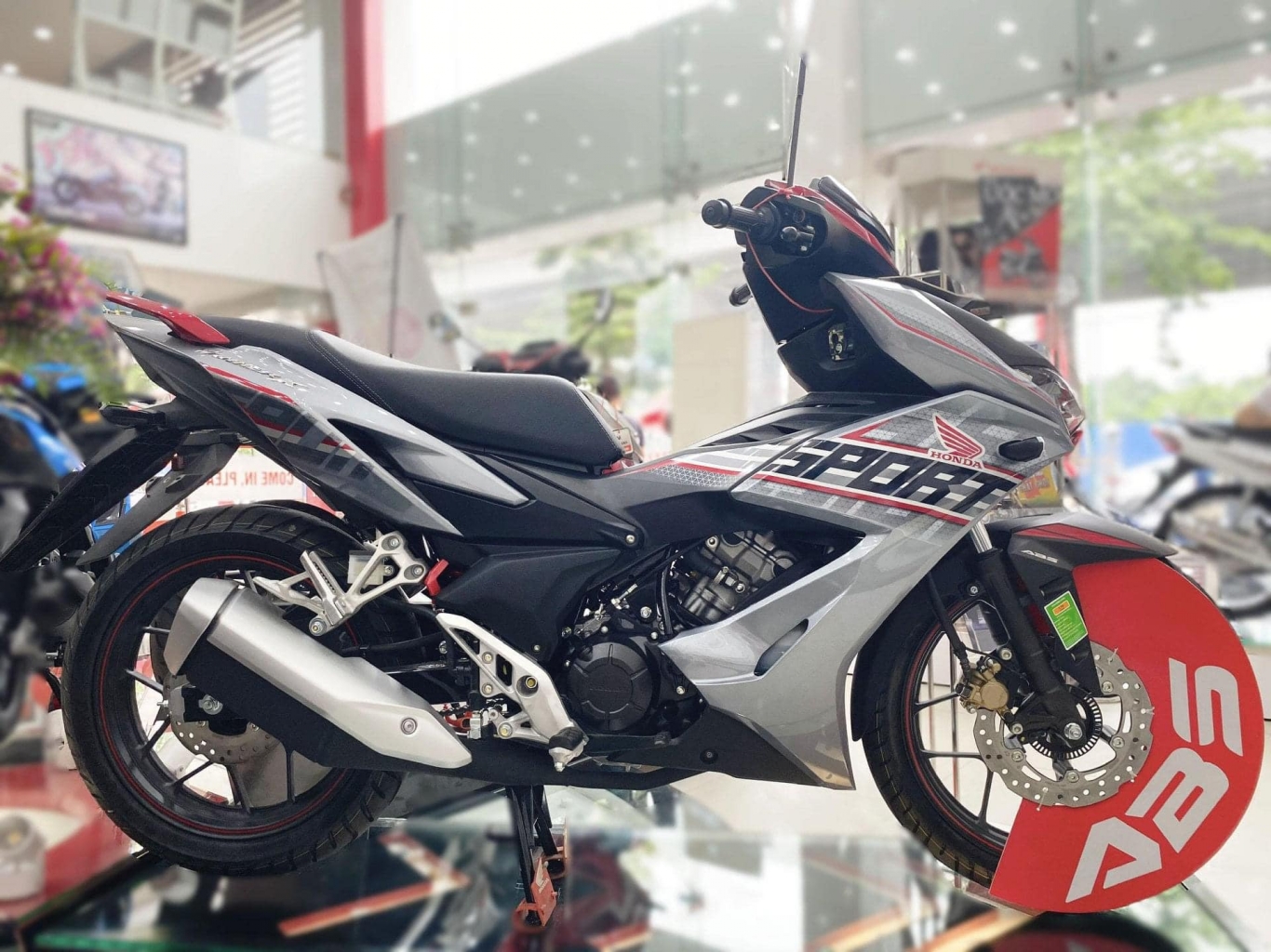 Giá xe Honda Winner X giảm mạnh, chỉ còn từ 37,5 triệu đồng