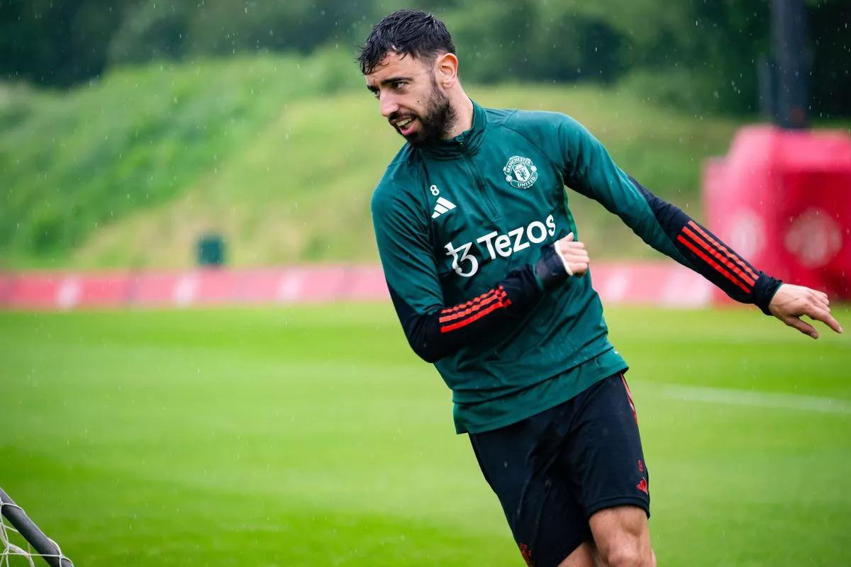 Bruno Fernandes làm rung chuyển MU trước thềm chung kết FA Cup