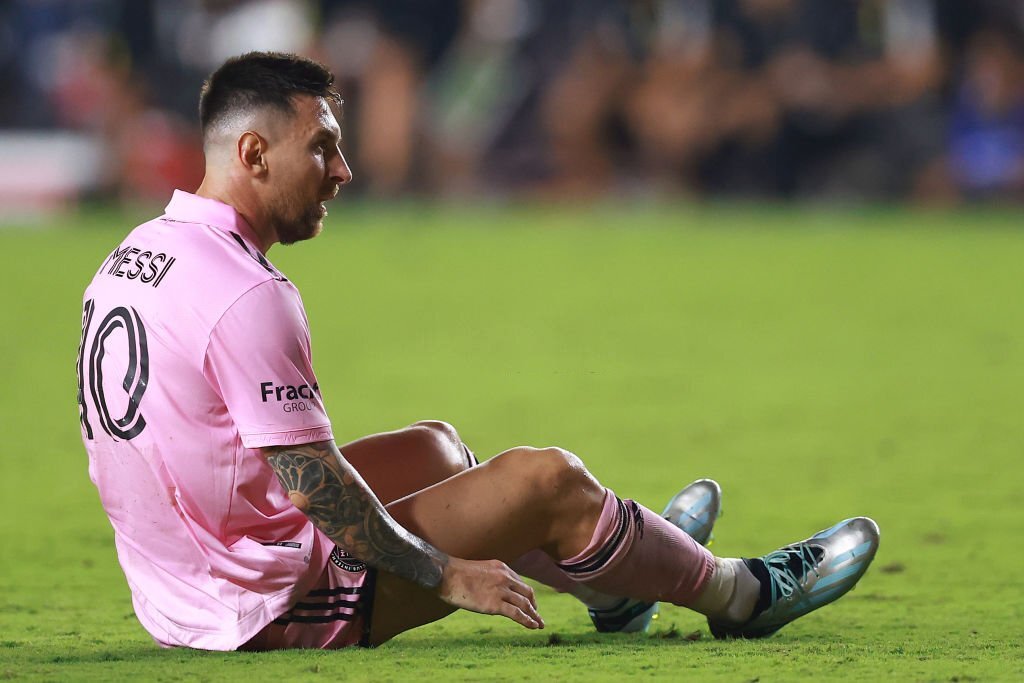 Messi mờ nhạt, cộng đồng mạng lại được dịp 'chui khỏi hang' chế diễu