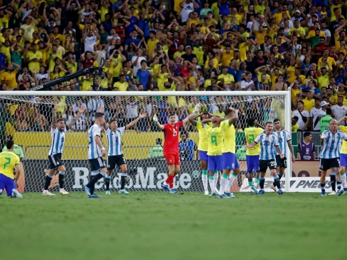 ĐT Brazil khủng hoảng, đối tác siêu hạng của Ronaldo xứng đáng có một ...