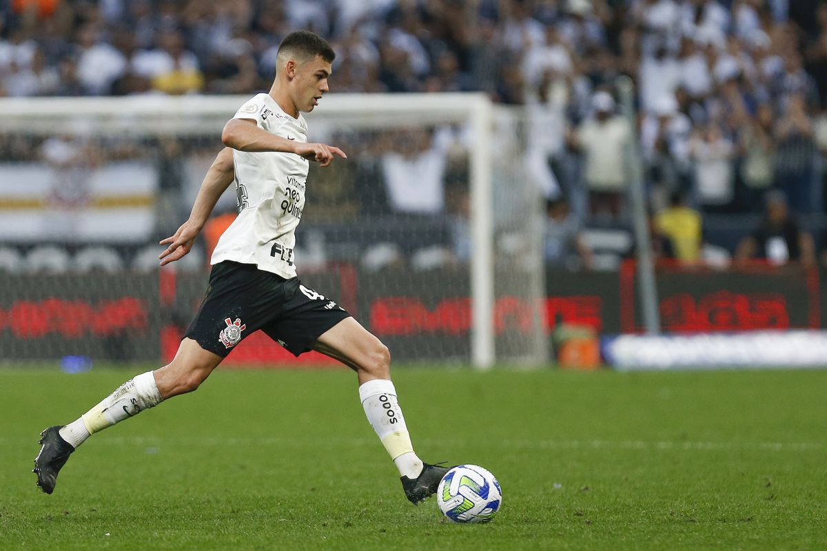 Chuyển nhượng MU 3/12: Ten Hag có 'Declan Rice' mới, Varane trở lại ...